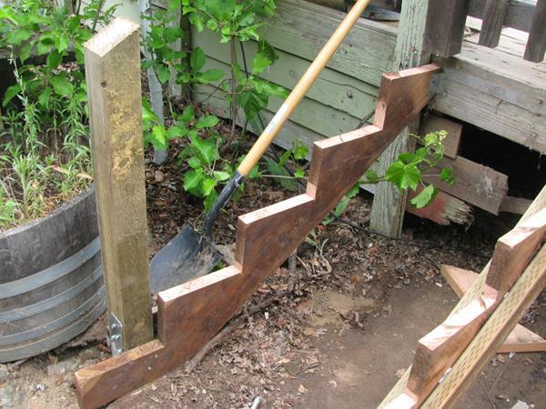 How to build some simple and cheap wooden steps